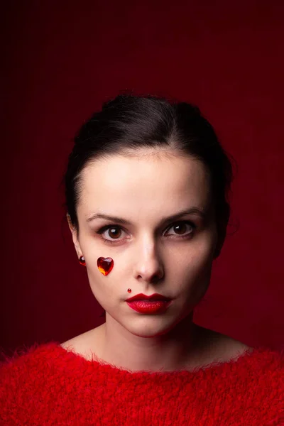 Beautiful Girl Red Heart Her Forehead Emotional Portrait — Stock Photo ...