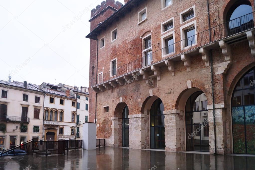 Edificios t picos en la plaza Biade, Vicenza, Italia 2024