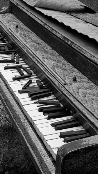 Piano destroyed Stock Photos, Royalty Free Piano destroyed Images ...