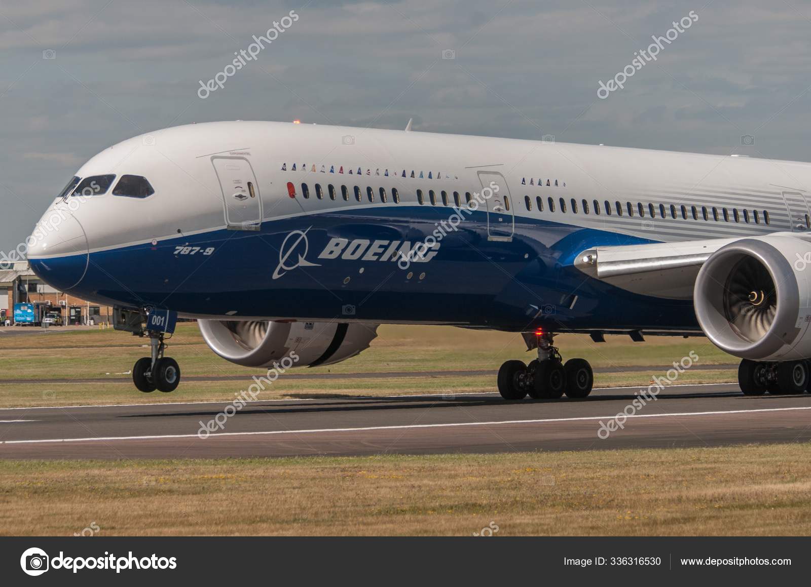 Boeing 787-9 Dreamliner, N789EX; Farnborough International Airshow ...
