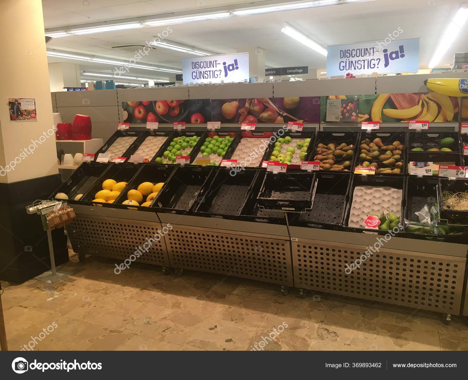 Frankfurt Main Germany Mar 2020 Empty Shelves Rewe Grocery Shop — Stock ...
