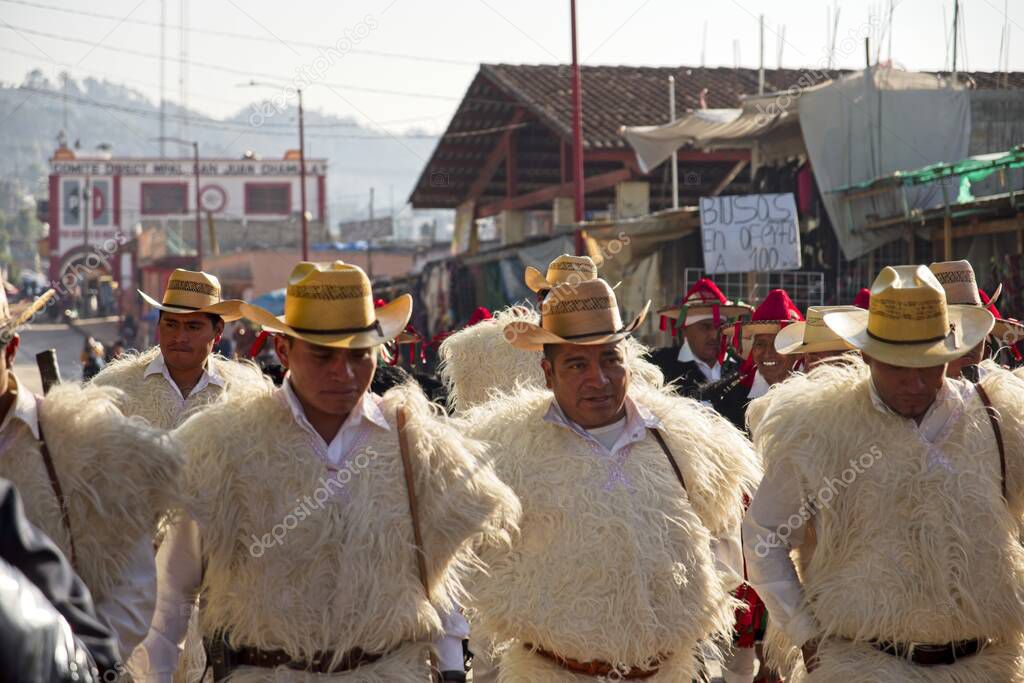 SAN JUAN CHAMULA, MÉXICO - 20-abr-2019: Celebración durante Semana ...