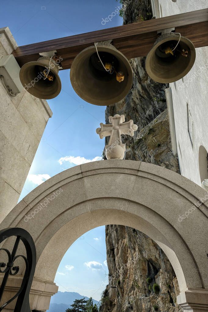 Monasterio de Ostrog es un monasterio de la Iglesia Ortodoxa Serbia ...