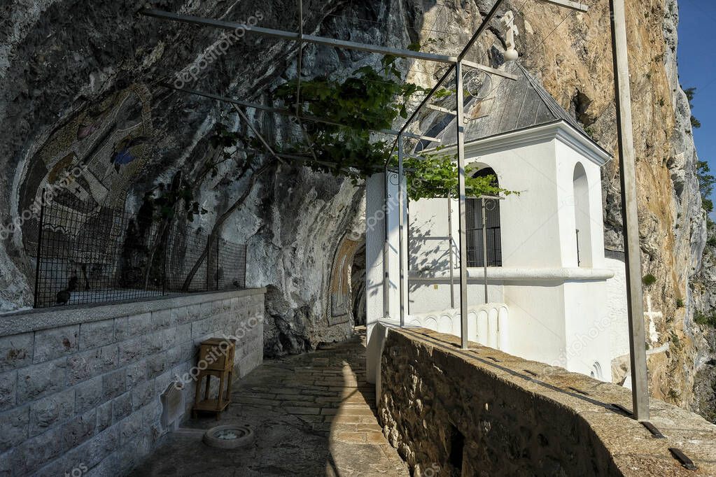 Monasterio de Ostrog es un monasterio de la Iglesia Ortodoxa Serbia ...