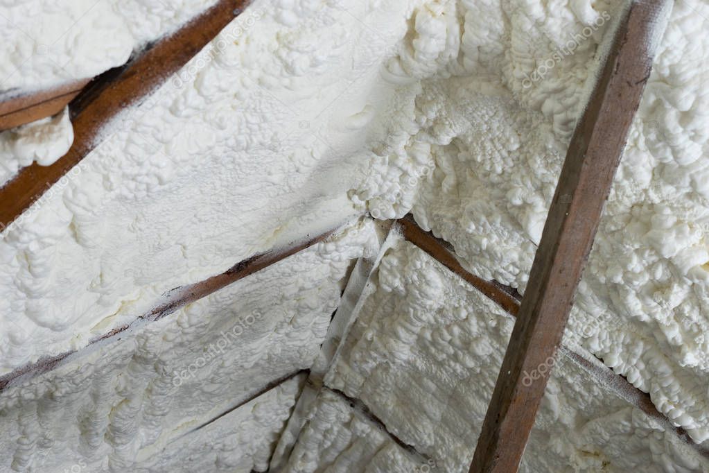 spray de espuma de poliuretano detalle superficial para techo 2024