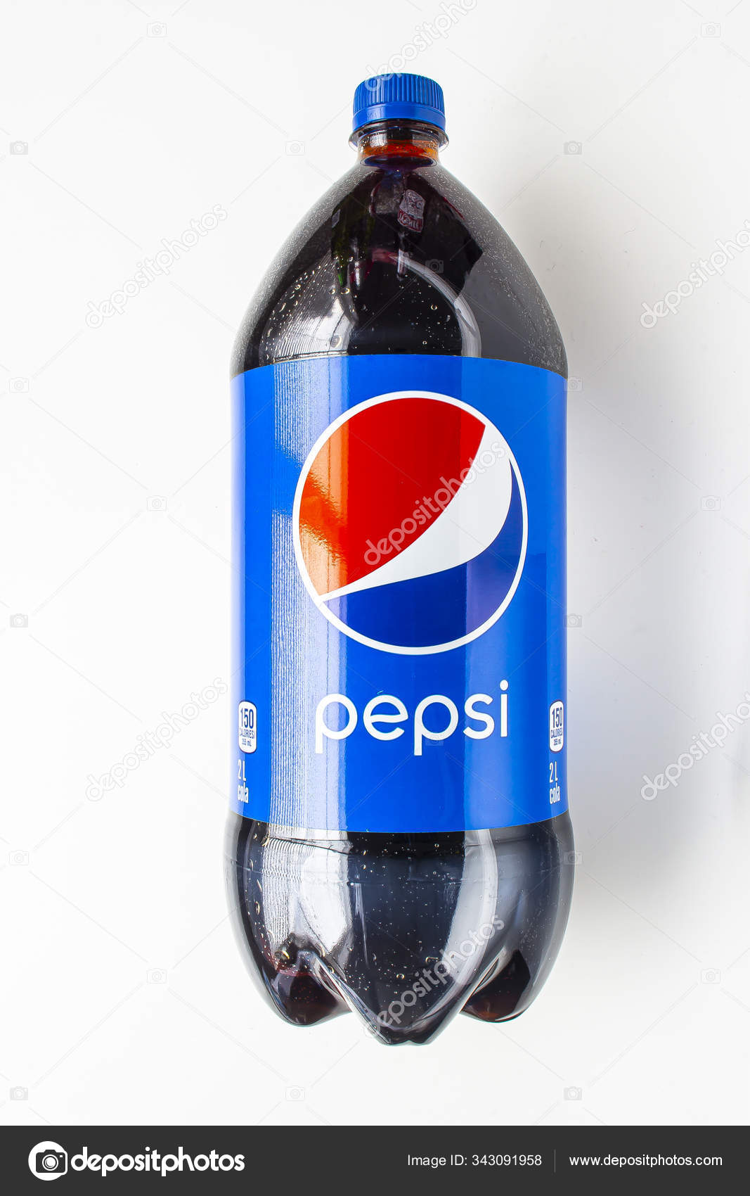 Pepsi Soda Botella de dos litros. Refresco carbonatado — Foto editorial ...