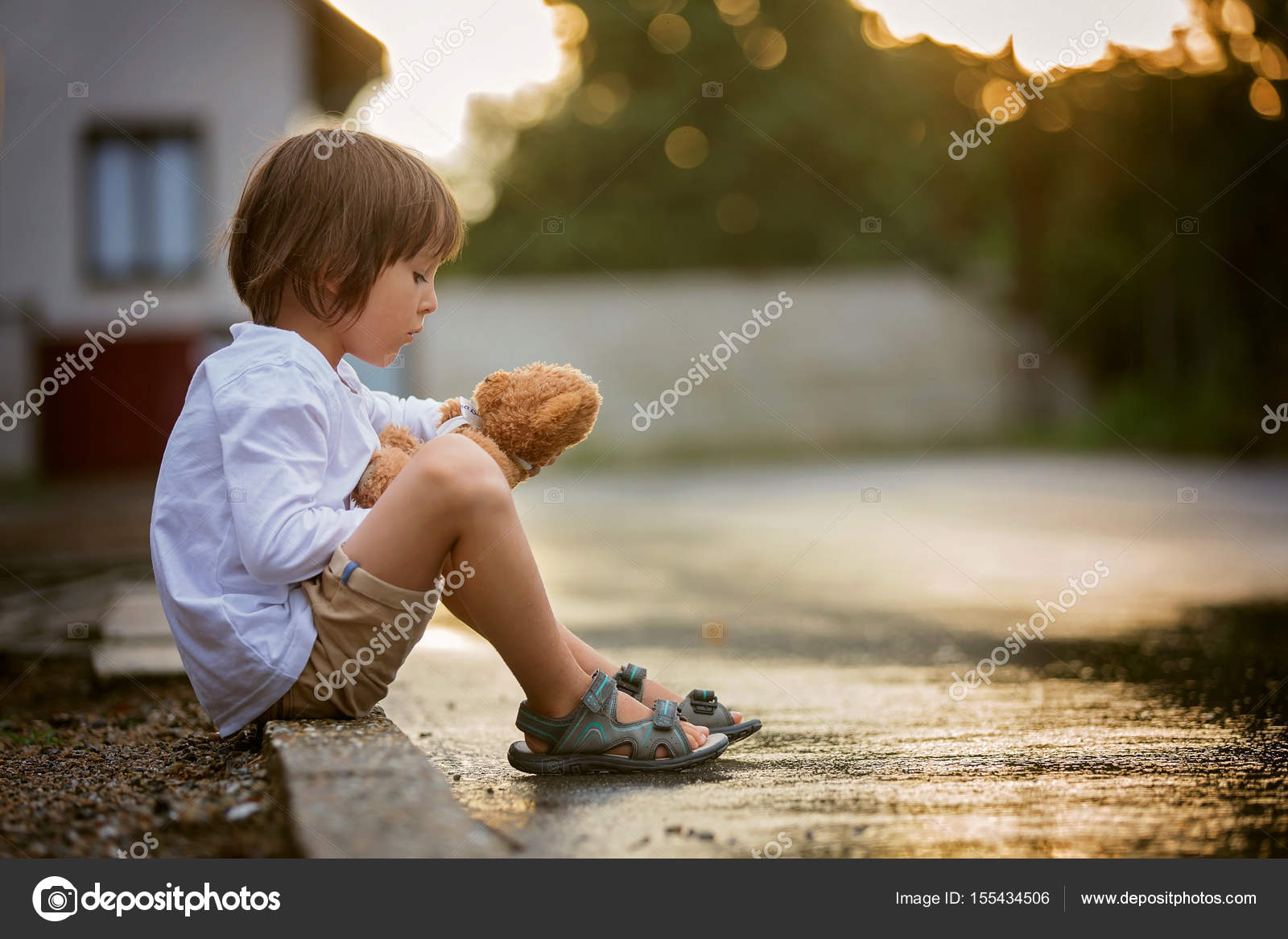 Alone Sad Boy In Rain Hd Wallpapers