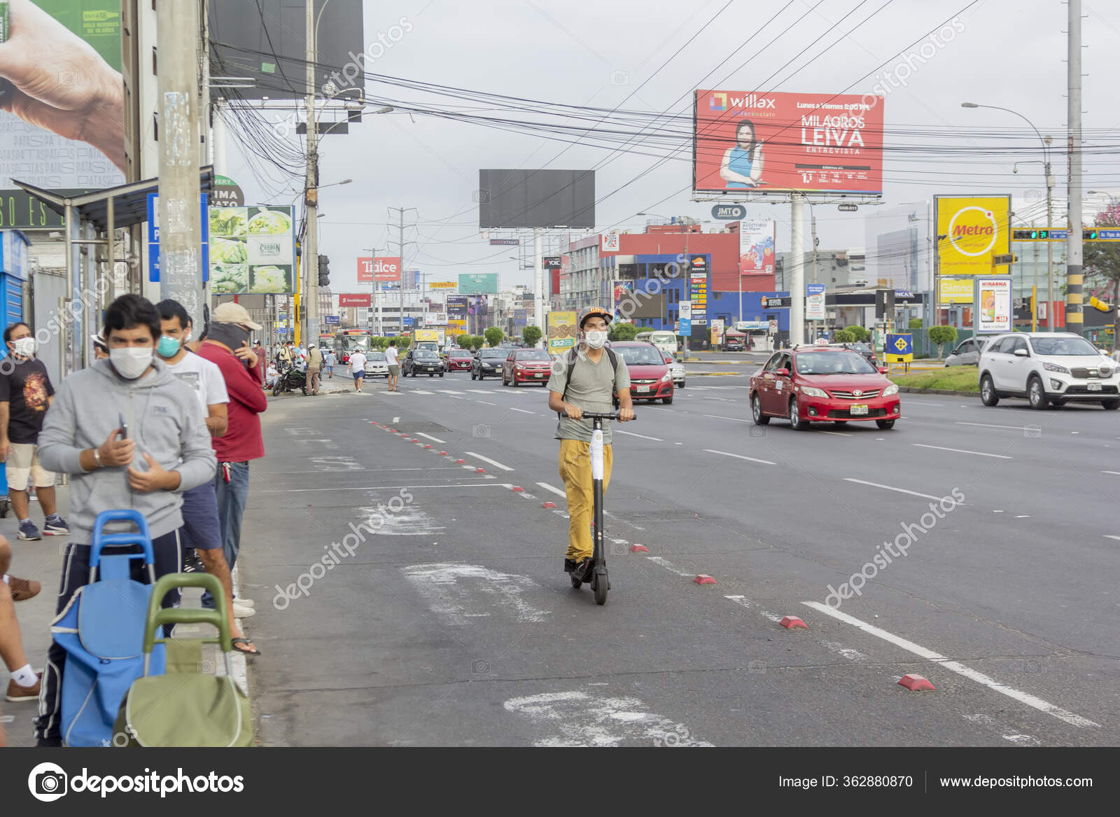 Lima Peru April 2020 Men Line Doing Social Distancing Practices – Stock ...