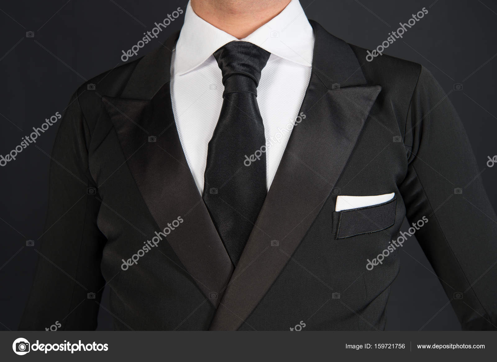 Homem de fato de smoking preto e camisa branca fotos, imagens de ...