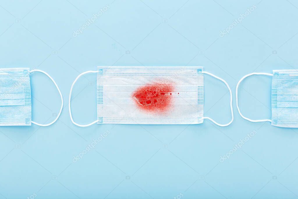 Hemoptisis, coronavirus, máscaras quirúrgicas protectoras con sangre ...