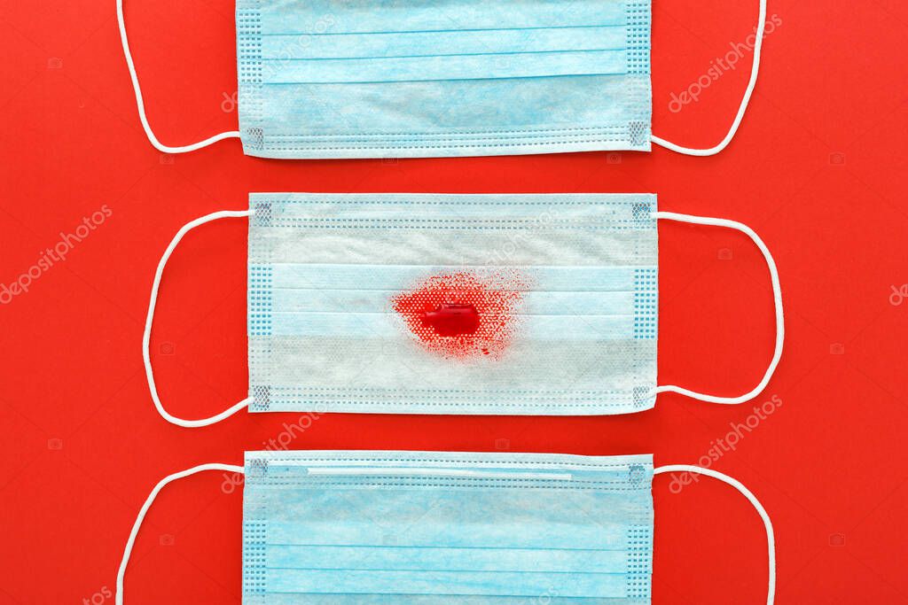Hemoptisis, coronavirus, máscaras quirúrgicas protectoras con sangre ...