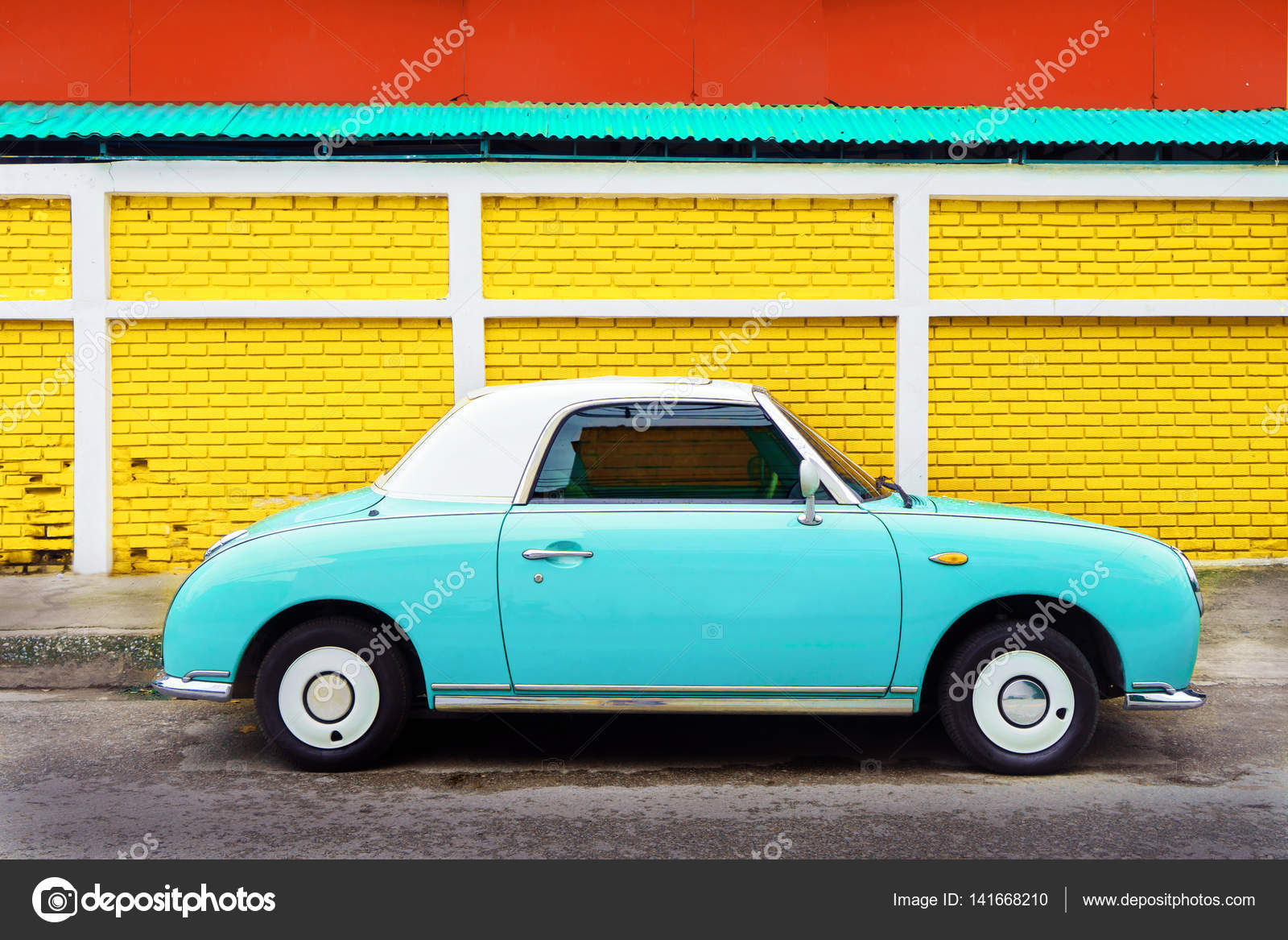 Side view of classic car Stock Photo by ©jakkapan 141668210