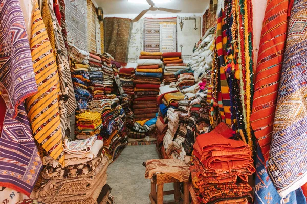 Vintage textiles and carpets shops, Mutrah Souk, Muscat, Oman ⬇ Stock ...