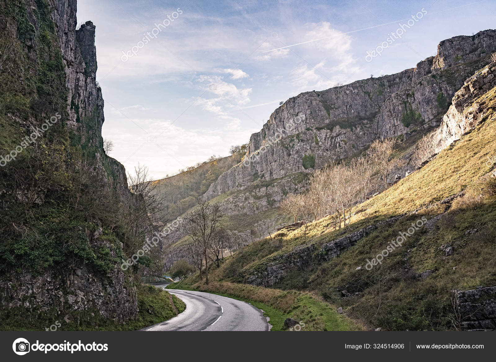 Road Cheddar Gorge Stock Photo by ©piotrekztamide 324514906