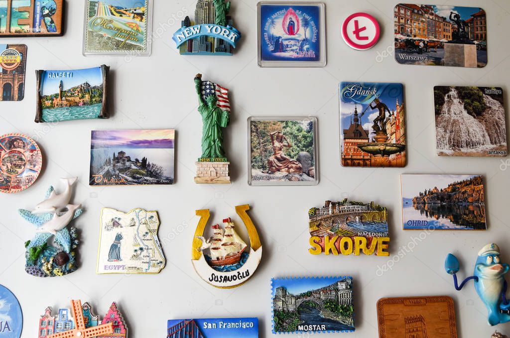 Muchos imanes en el refrigerador de los países del mundo Un nuevo imán de nevera de las últimas ...