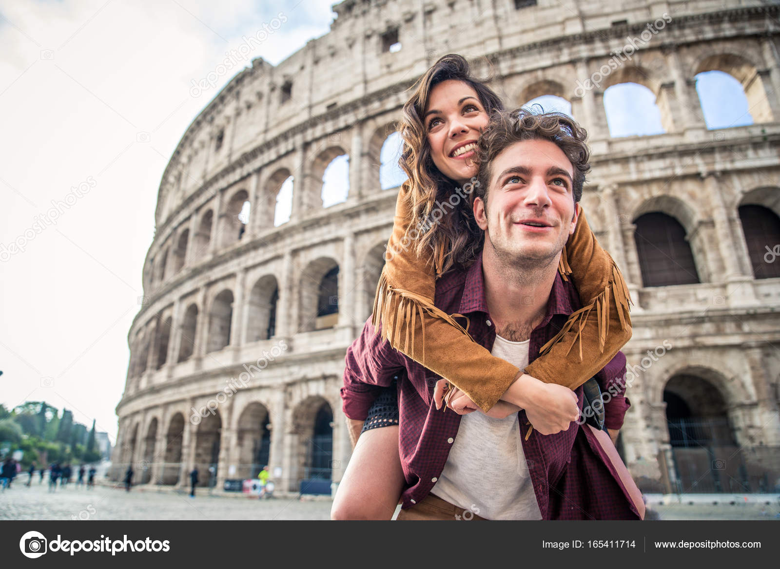 Couple at Colosseum, Rome Stock Photo by ©oneinchpunch 165411714