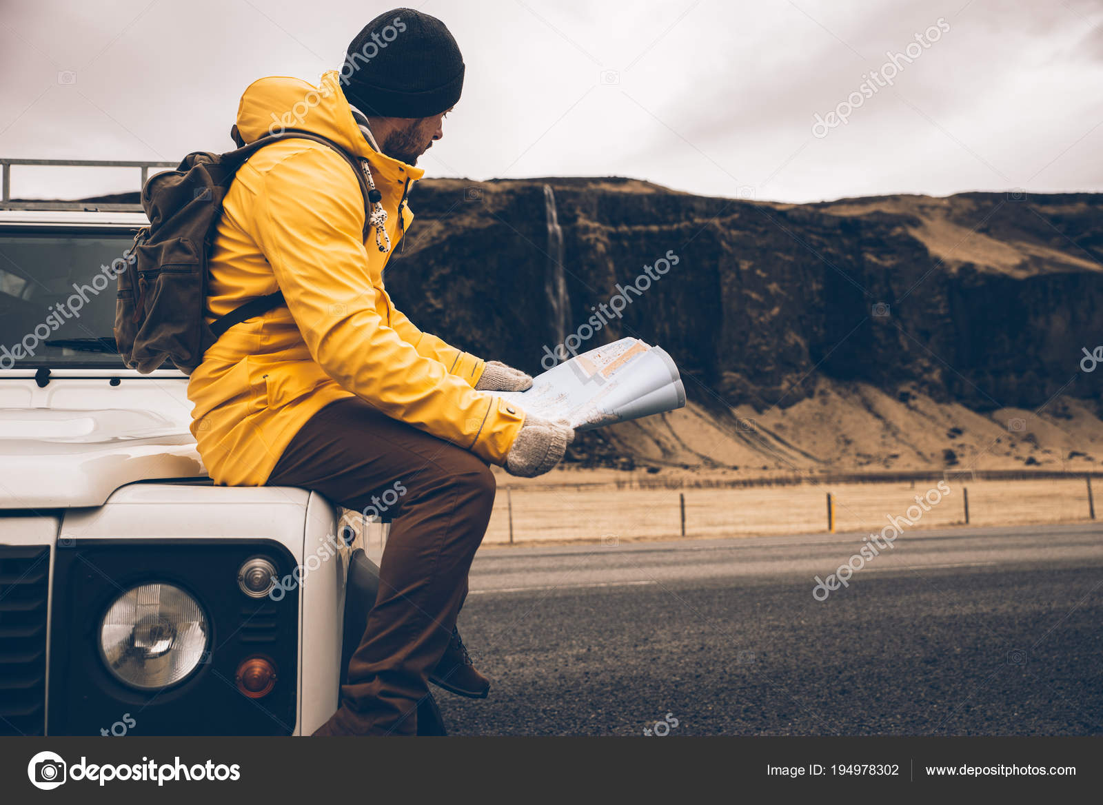 Explorer on the icelandic tour, traveling across iceland discove ...
