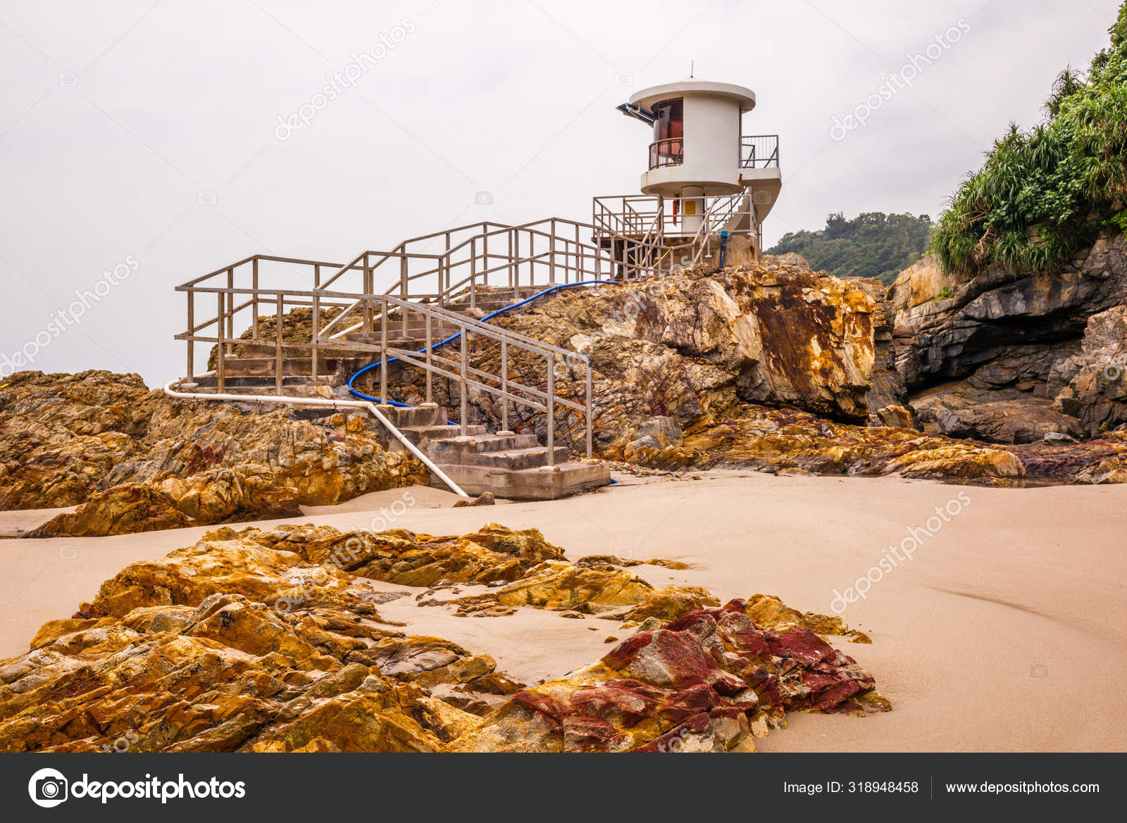 Lifeguards Observation Tower Rocks Sand Big Wave Beach Hong Kong ...