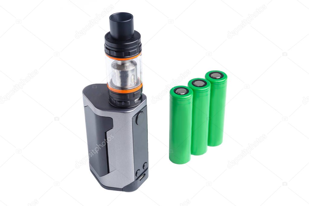 vapor y 3 bater as de iones de litio 18650. aislado sobre fondo blanco. concepto de tienda de ...