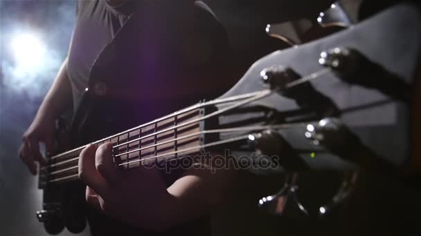 Top view. Grief and string electric bass guitar. Slow motion — Stock ...