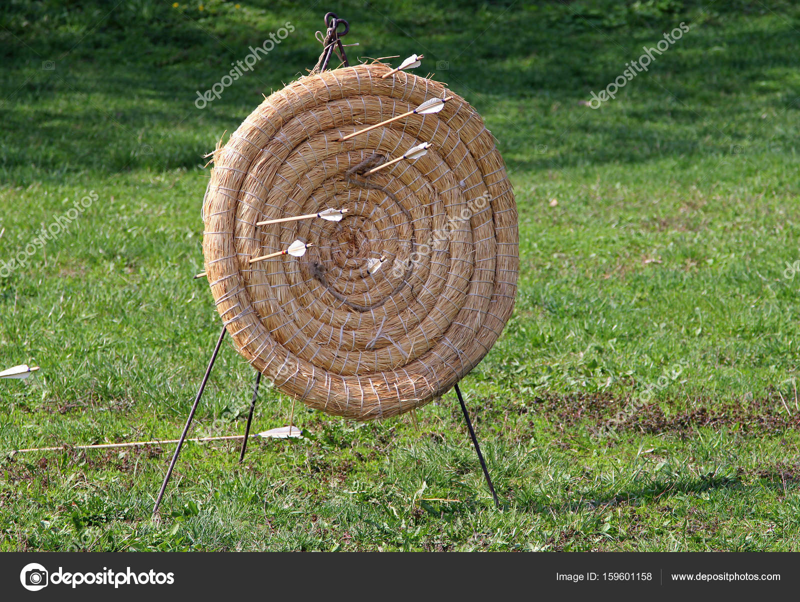 Handmade target for archery at the historic festival — Stock Photo ...
