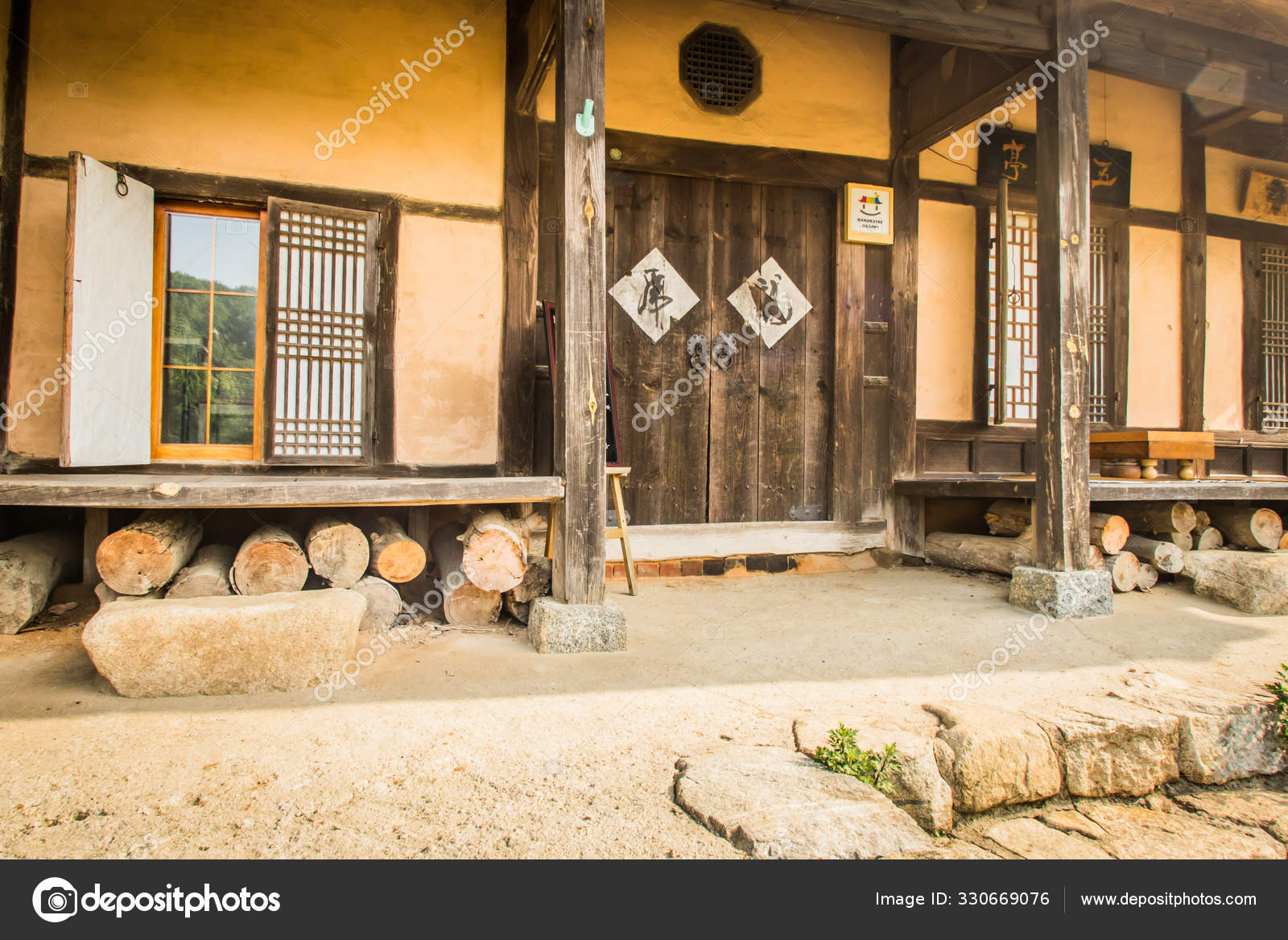 A stay in a typical korean build house, a hanok, is very special ...