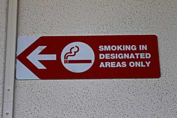 Smoking area sign Stockfotos, lizenzfreie Smoking area sign Bilder ...