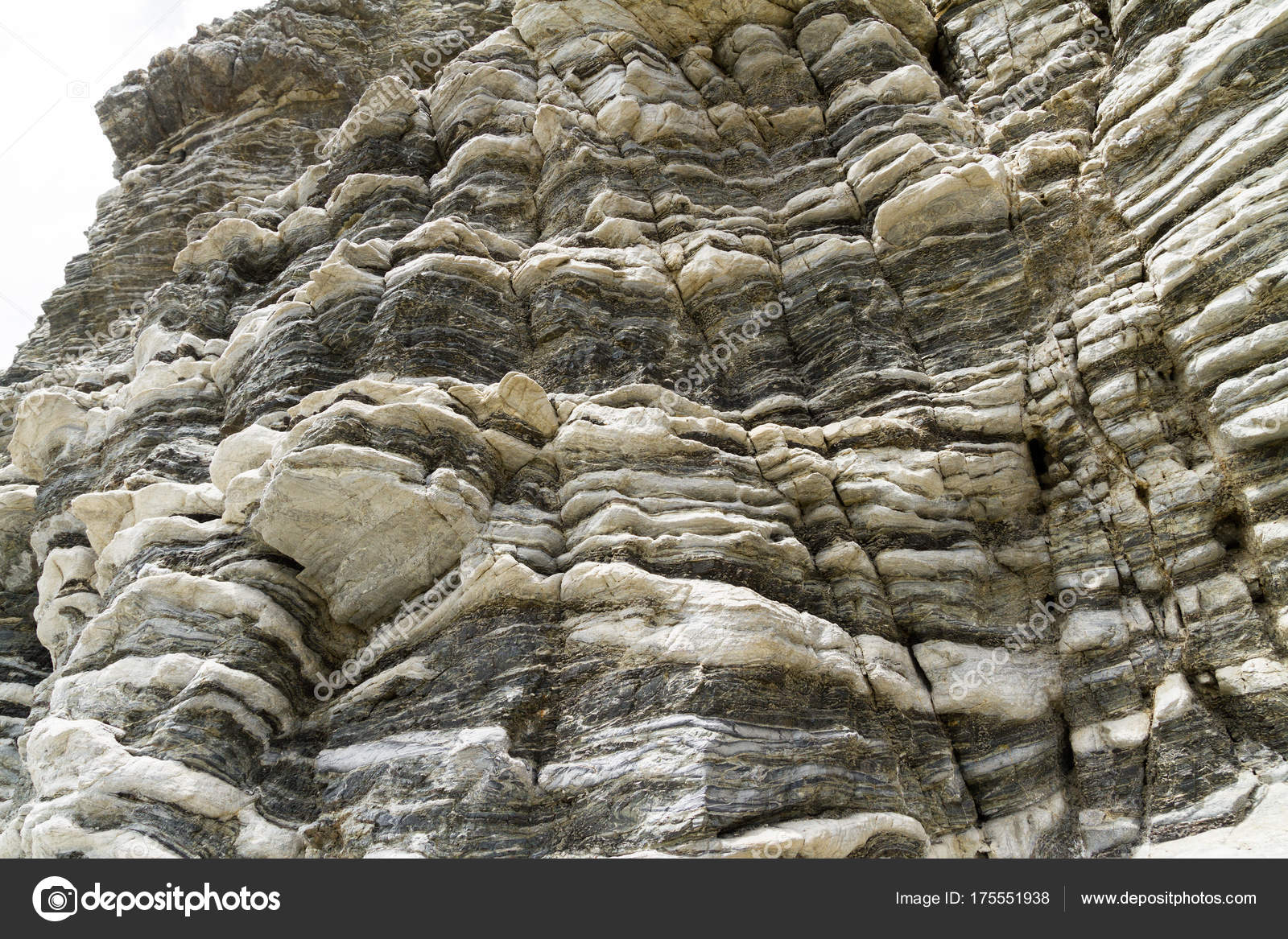 La creta roca | Pliegues de formación de capas de roca del Mediterráneo ...