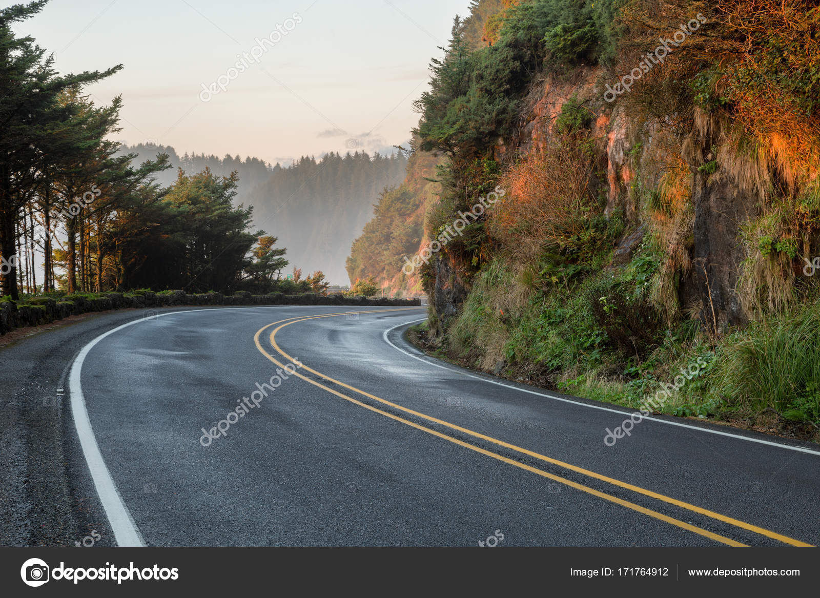 Highway 101 in oregon usa by heceta head lighthouse Stock Photo by ...