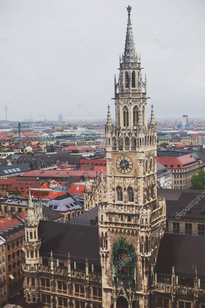 Hermosa vista aérea soleada súper gran angular de Munich, Bayern ...