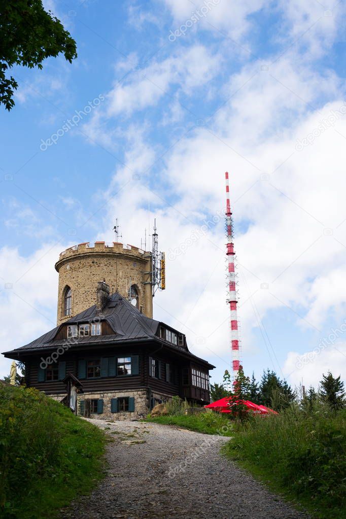 Torre de observación Josefs en la cima del monte Klet, la torre de ...