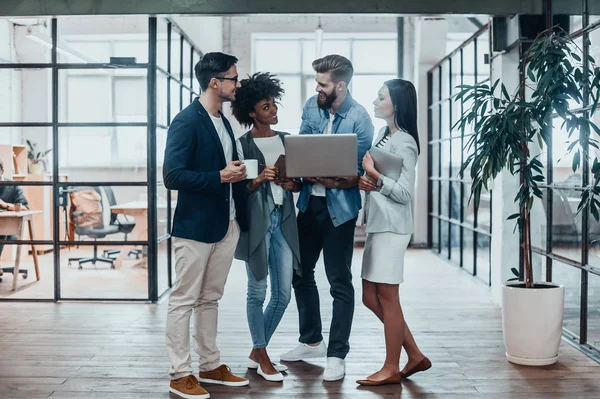 business people using laptop - Stock Image - Everypixel