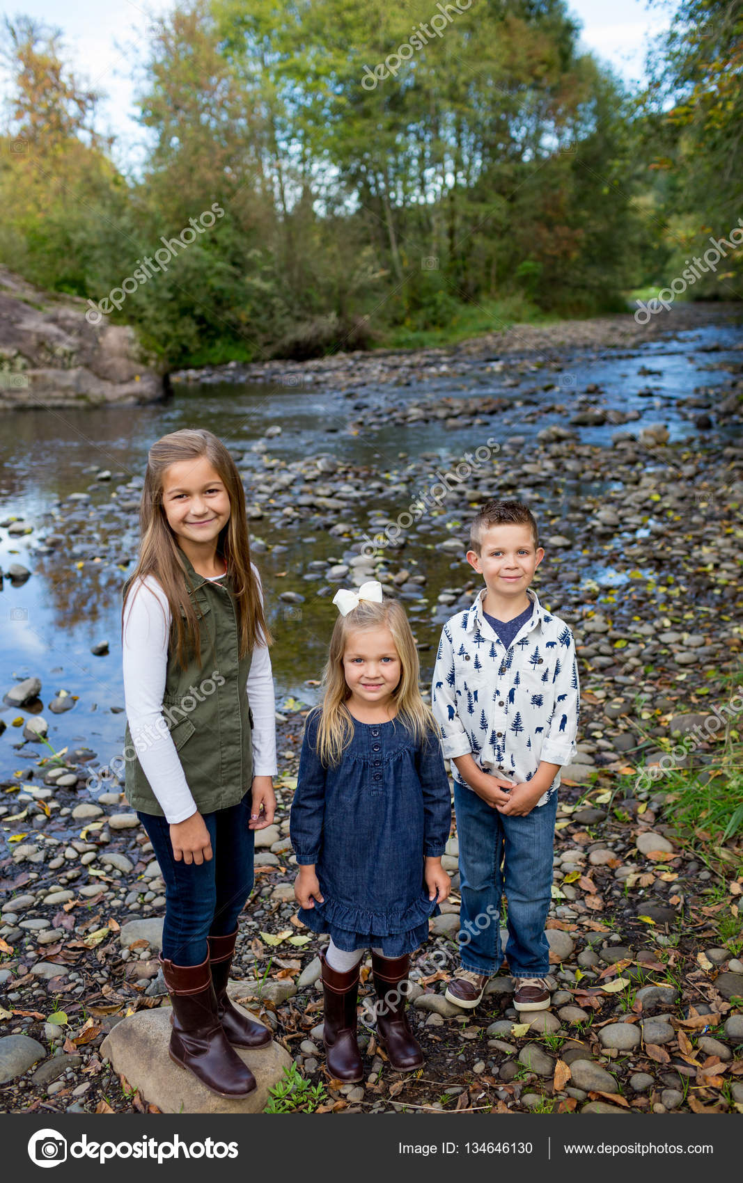 Siblings Together Outdoors — Stock Photo © joshuarainey #134646130