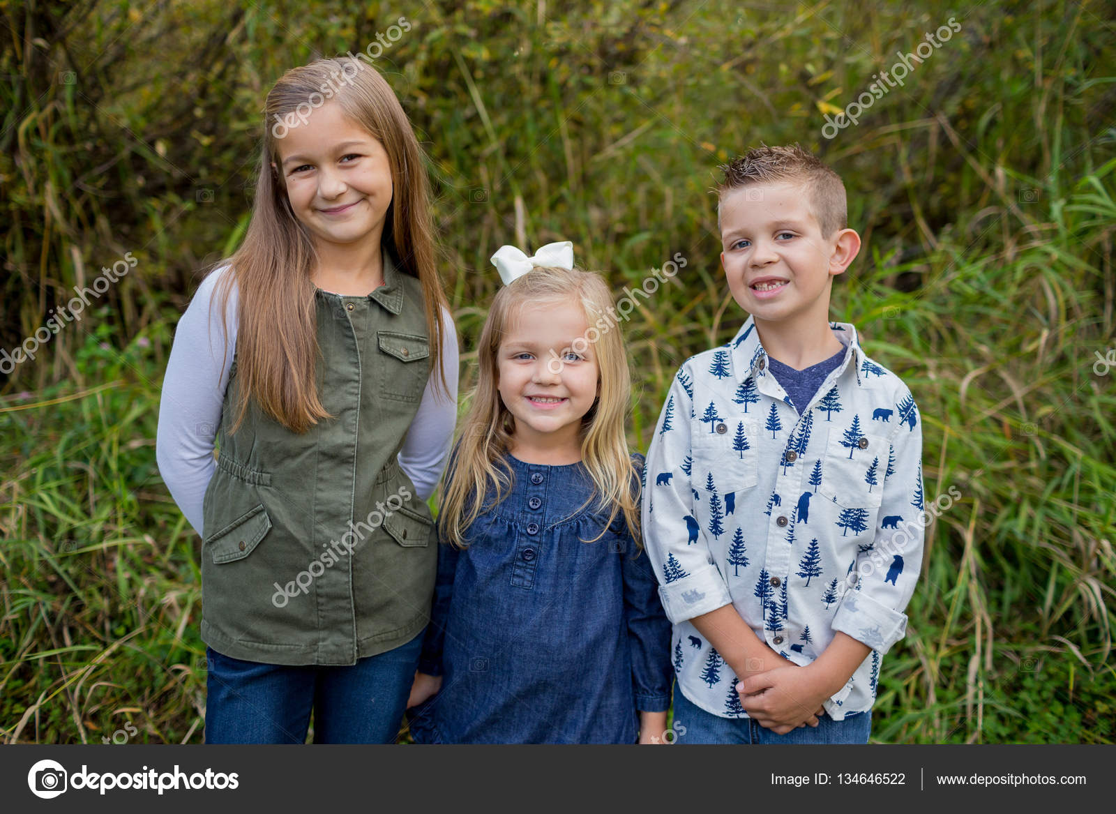 Siblings Together Outdoors — Stock Photo © joshuarainey #134646522