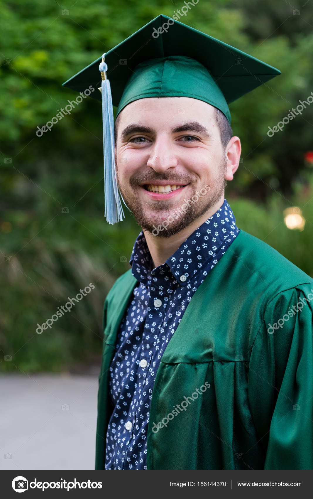 College Grad on Campus in Oregon — Stock Photo © joshuarainey #156144370
