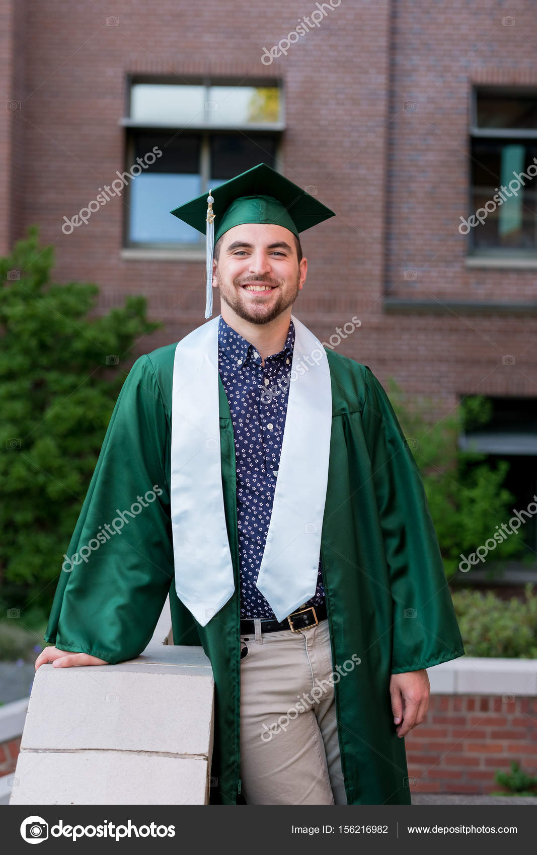 College Grad on Campus in Oregon — Stock Photo © joshuarainey #156216982