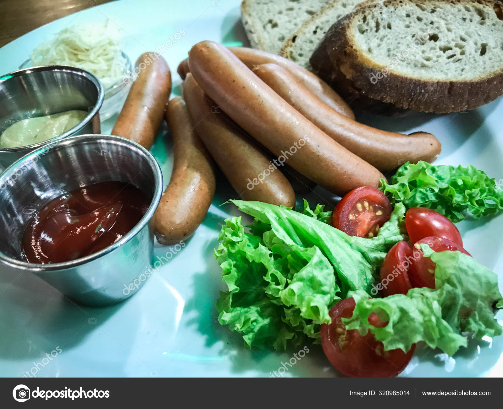 Taze Yaban Turpu Hardallı Geleneksel Sosisler — Stok Foto © Anaisia29 ...
