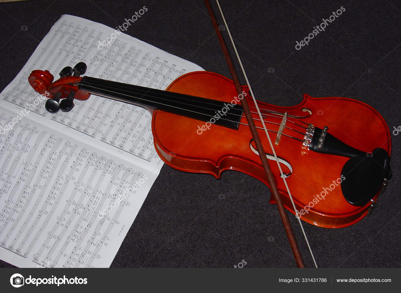 Violin Musical Instrument Table — Stock Photo © PantherMediaSeller ...