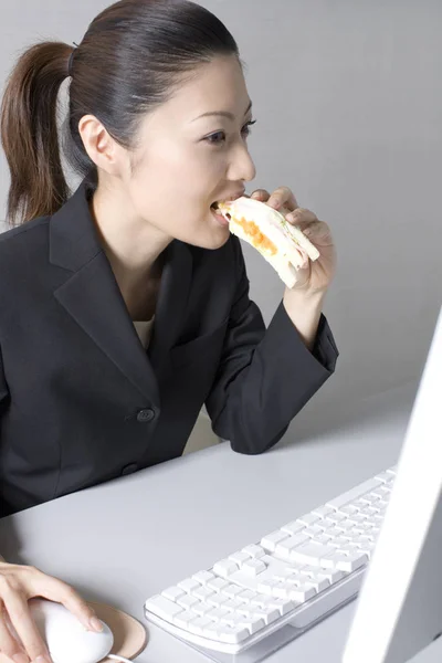 Persona multitareas fotos de stock, imágenes de Persona multitareas sin ...