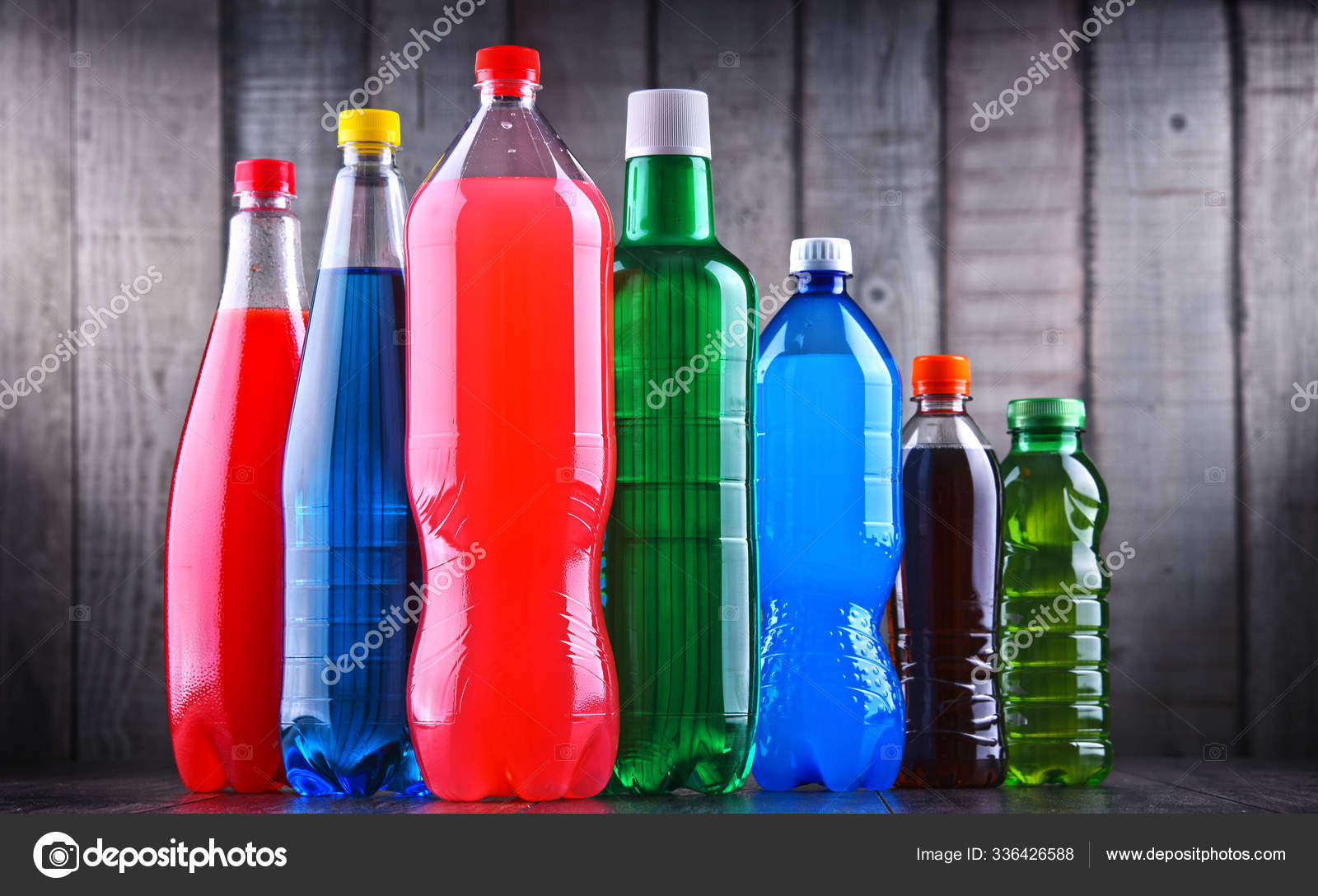 Botellas Plástico Surtidos Refrescos Carbonatados Variedad Colores ...