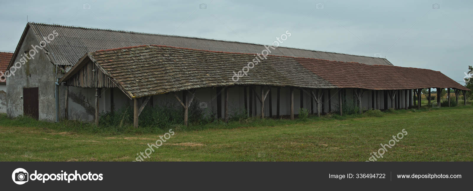 Long Shed Next Stable Large Field Side View — Stock Photo ...