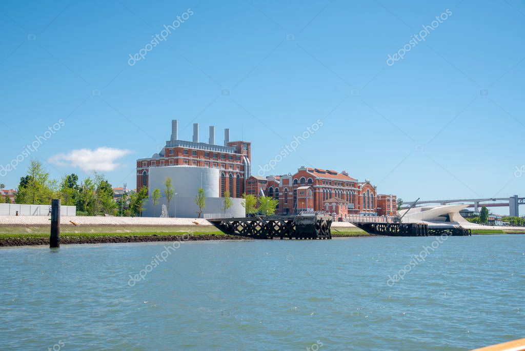 La central eléctrica de Tejo era una central termoeléctrica. Tras su ...
