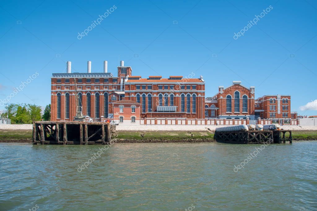 La central eléctrica de Tejo era una central termoeléctrica. Tras su ...