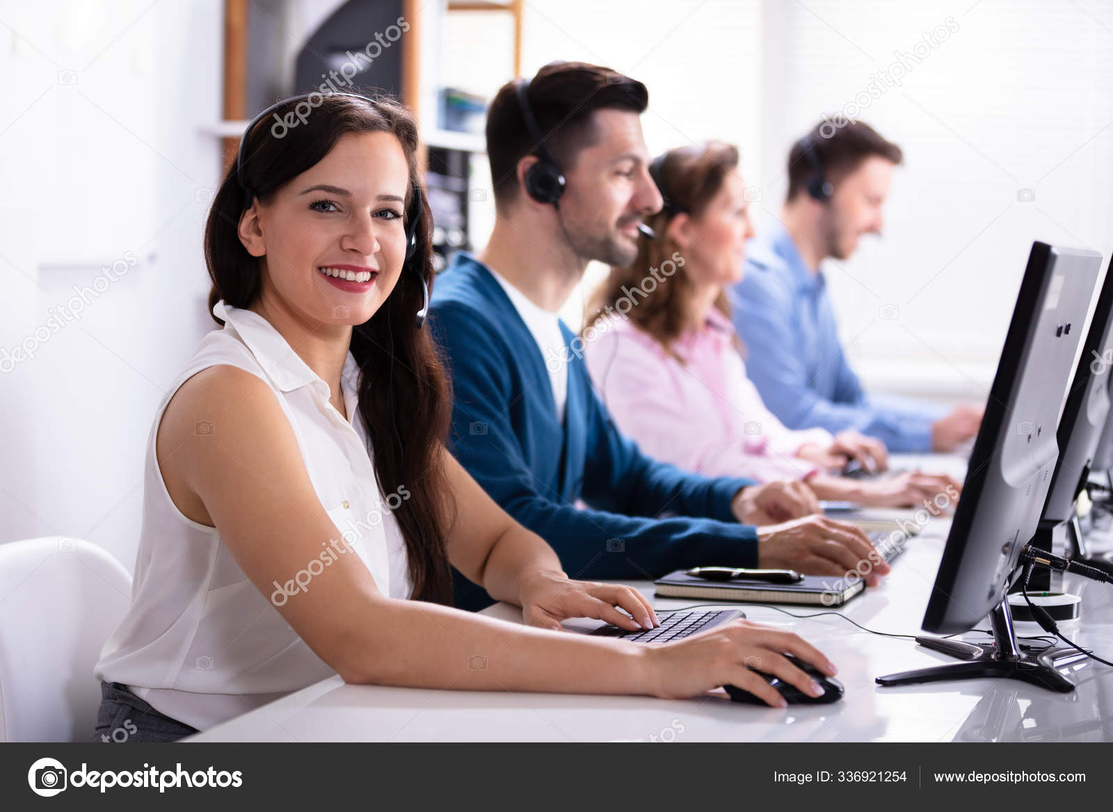 Portrait Happy Young Female Customer Service Executive — Stock Photo ...