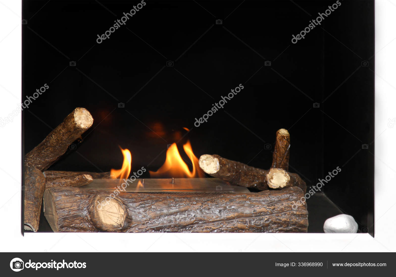 Wooden Logs Burning Fire Retro Fireplace — Stock Photo ...