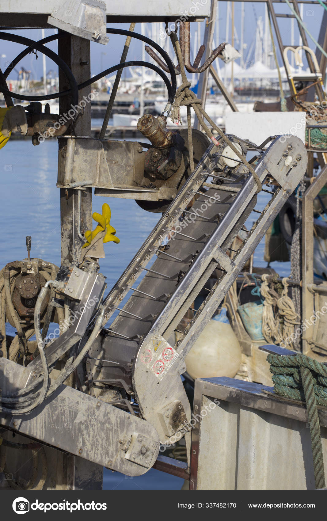 Fishing Boats Harbor Machine Processing Clams – Stock Editorial Photo ...