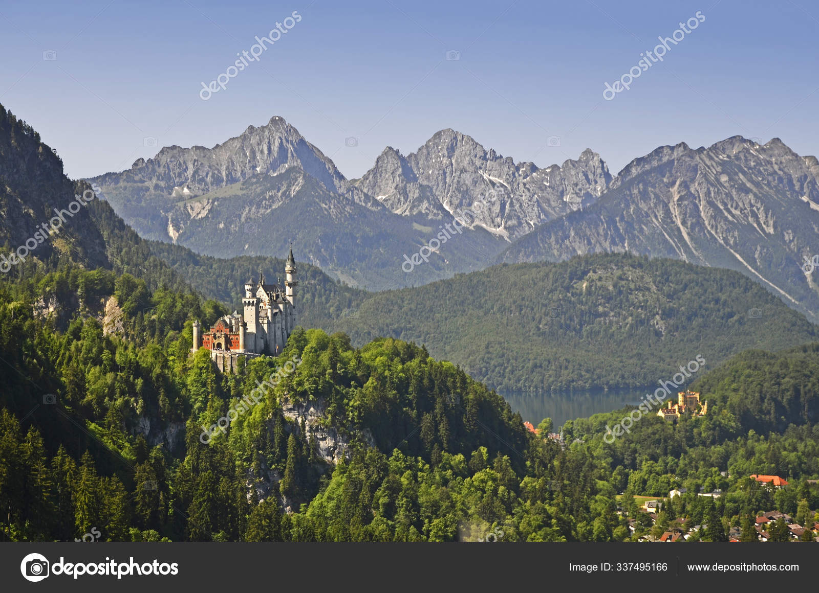 Neuschwanstein Castle Front Tyrolean Mountains — Stock Editorial Photo ...