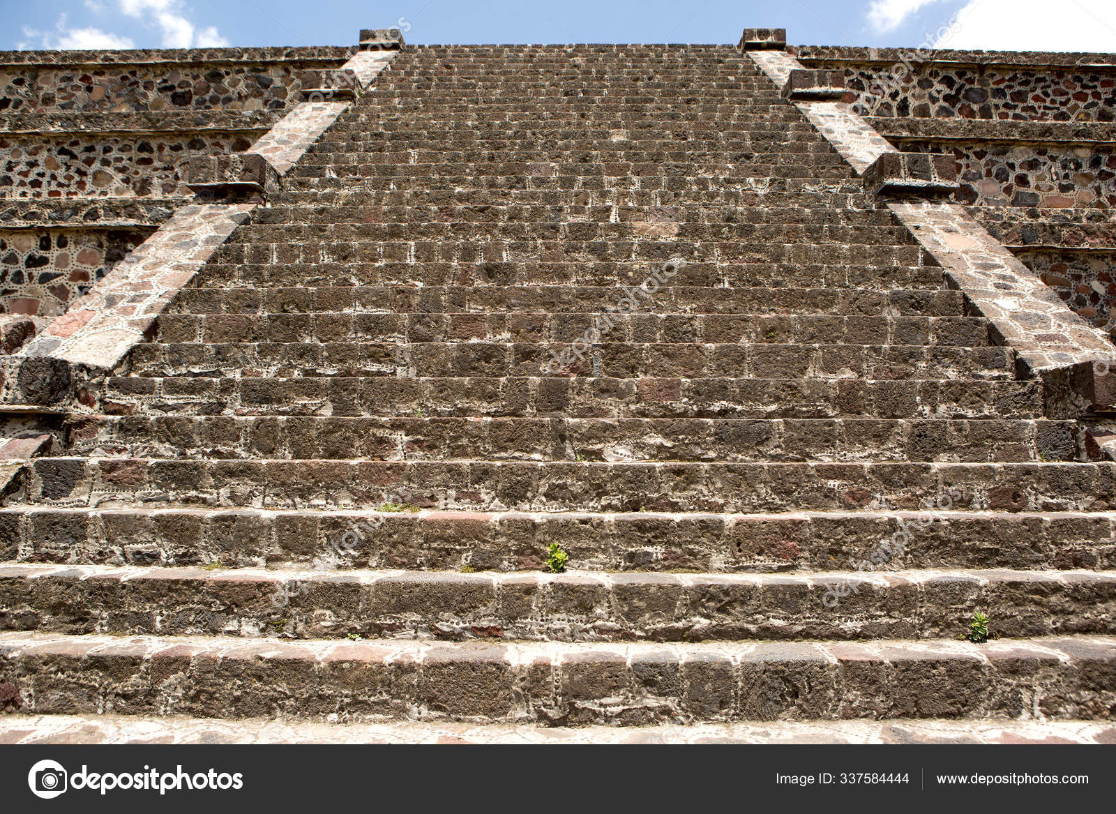 Stairs Leading Top Aztec Pyramid — Stock Photo © PantherMediaSeller ...