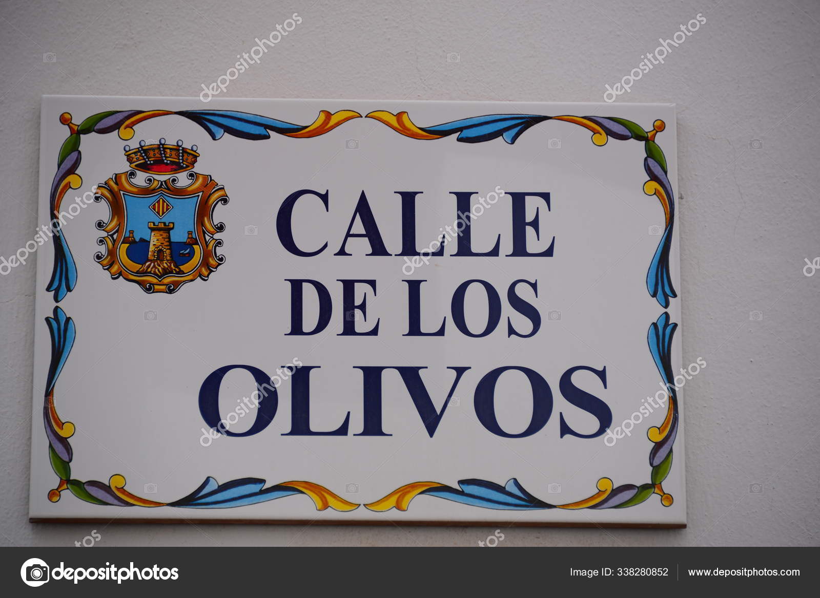 Fachadas Señales Calle Benidorm Costa Blanca: fotografía de stock ...