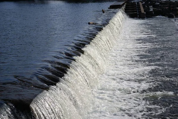 Dammen overflow images libres de droit, photos de Dammen overflow ... Dammen overflow images libres de droit, photos de Dammen overflow ...